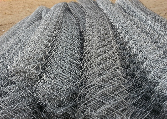 Safe Diamond Wire Mesh Fence , Galvanized Chain Link Fabric 1.8mm Wire ...